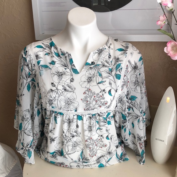 the room | Tops | Flowing Blouse With Turquoise Flowers | Poshmark